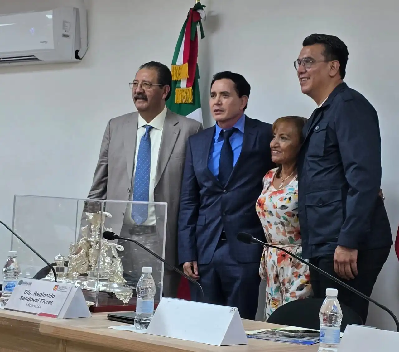 DIPUTADA MARGARITA GARCÍA GARCÍA RECONOCE LA LABOR MÉDICA DEL DR ...